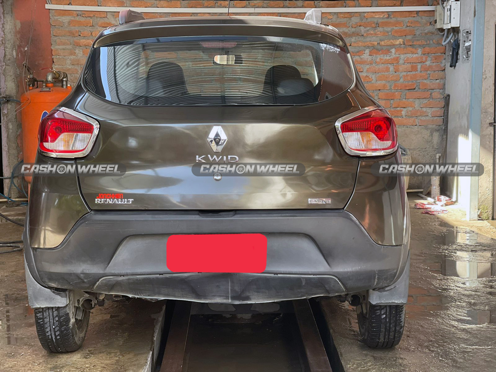 Renault Kwid Auto Gear (Renault - Kwid RXT 1.0 Opt - 2018) for Sale ...